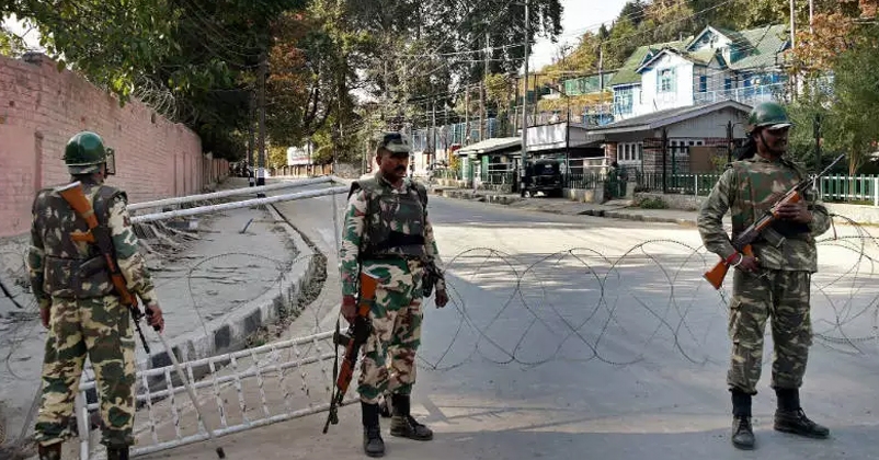 सोपोर में पुलिस के ऊपर आतंकी हमला, 1 एसपीओ शहीद, सर्च ऑपरेशन जारी ...